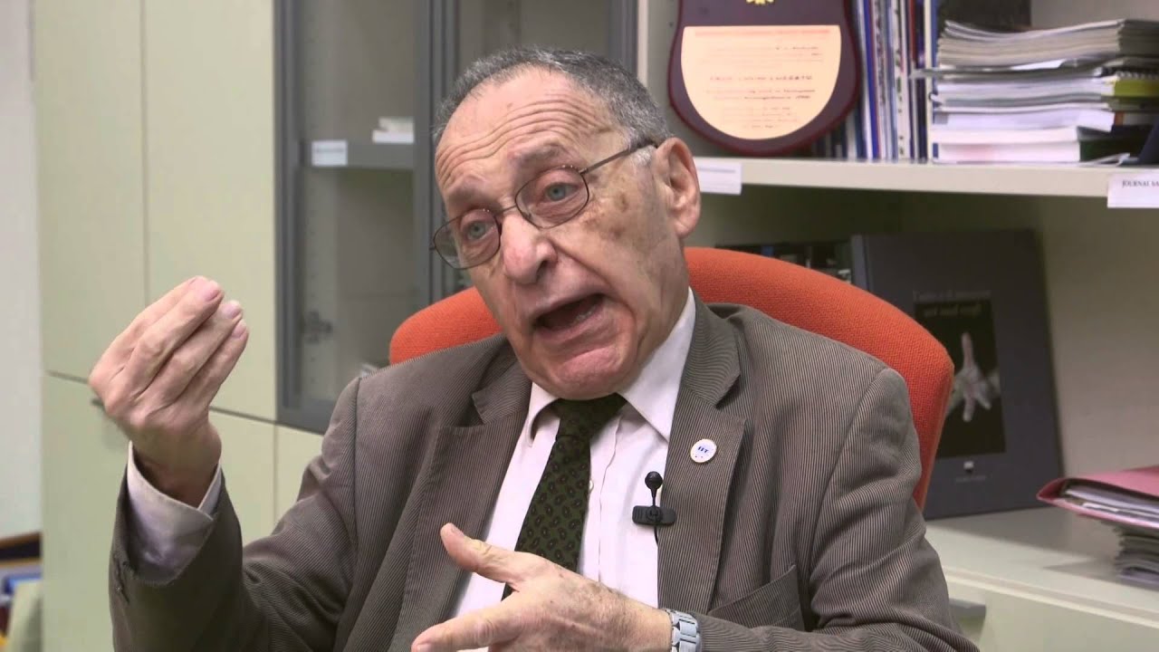 Intervista del Dr. Matteo Bertelli al Prof. Lucio Luzzatto - YouTube