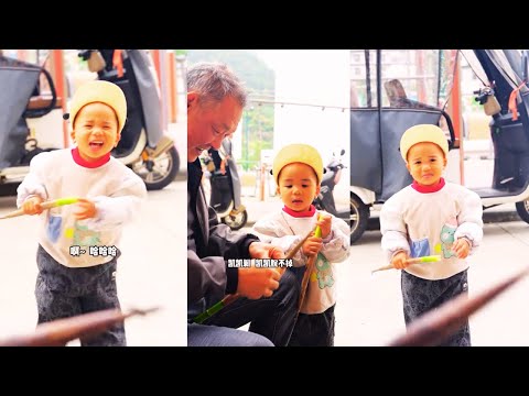 Grandma didn't ask Kaikai to help peel bamboo shoots! Kaikai cried! 🧡🥹