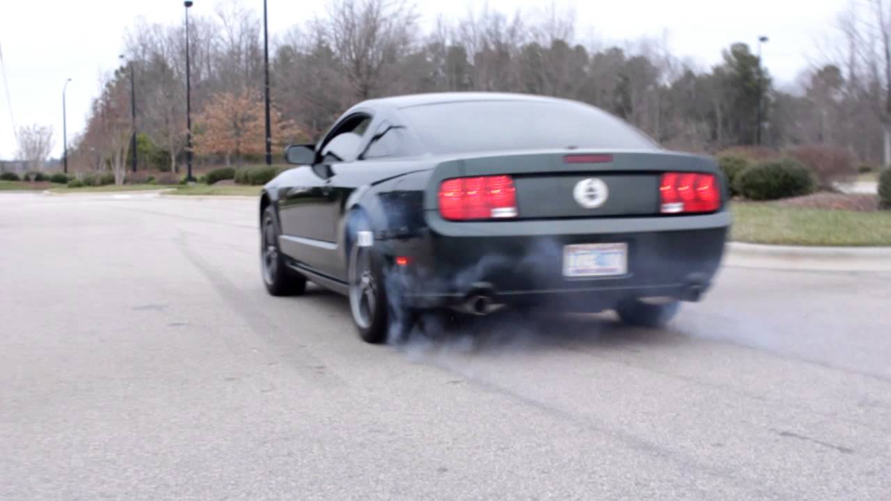 S197 Mustang Bullitt Burnout - YouTube