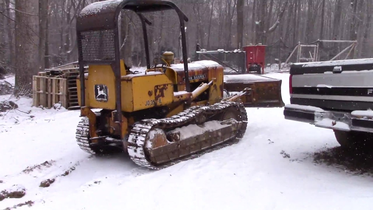 24 Valve Cummins Hauls Bulldozer! - YouTube