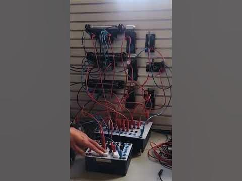 Secuencia de 3 pistones con PLC siemems - YouTube