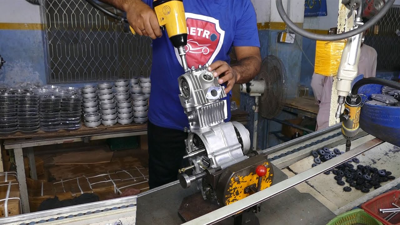 How a 70cc Metro Bike Engine Assembled by Expert Makers - YouTube