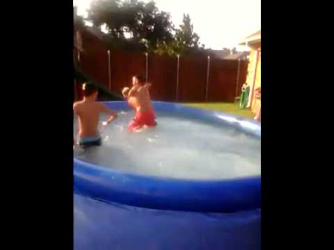 Water wrestling - YouTube