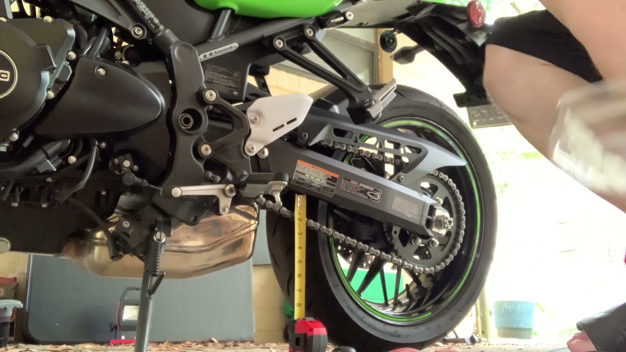 Kawasaki Z900RS Café: Chain adjustment - YouTube