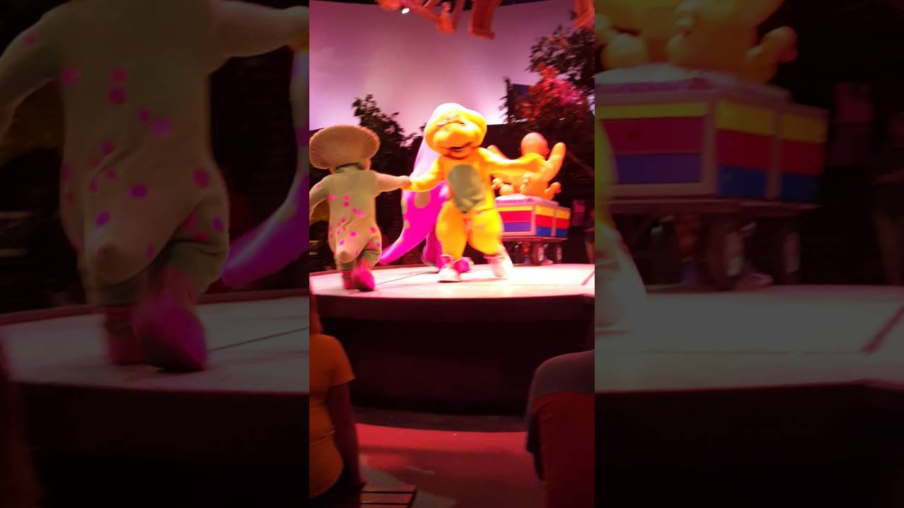 Barney show 3 at universal - YouTube