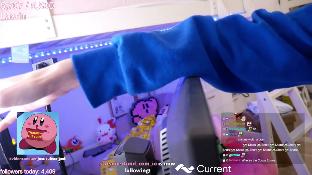 Emiru Shows us Her Cozy Setup - YouTube