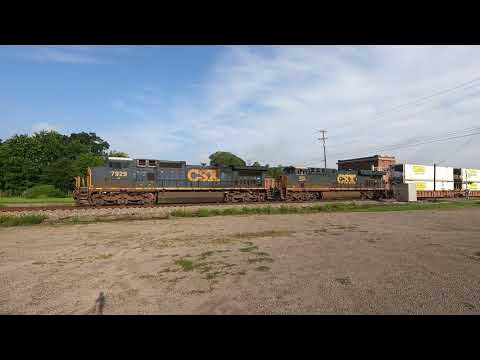 Dash Eight CSX 7929 (LMS 711) Leads I029 in Athens - YouTube