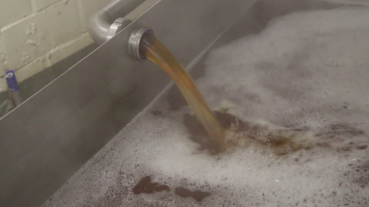 Hot wort being pumped into the coolship at 3 Fonteinen - YouTube