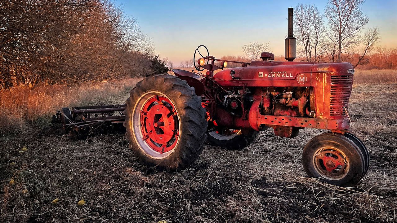 Farmall M Wallpaper