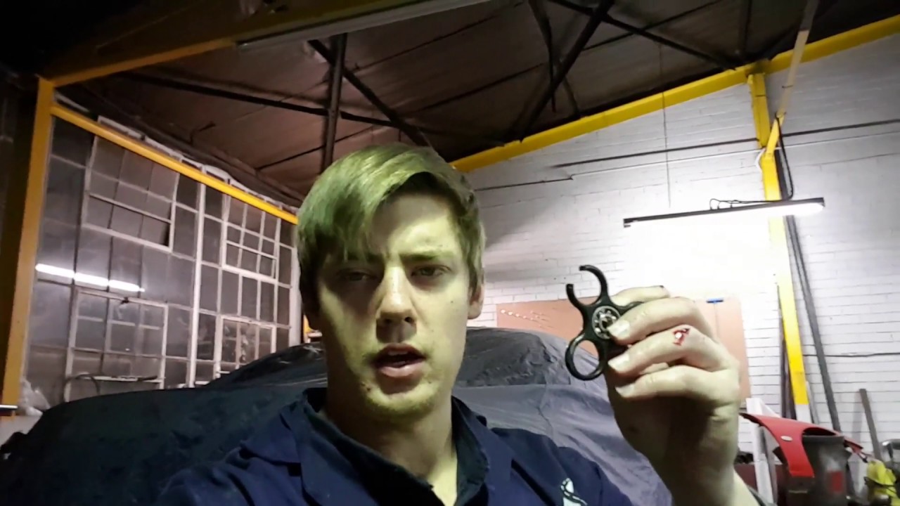 What happens when a Fidget Spinner explodes in your hand!! - YouTube