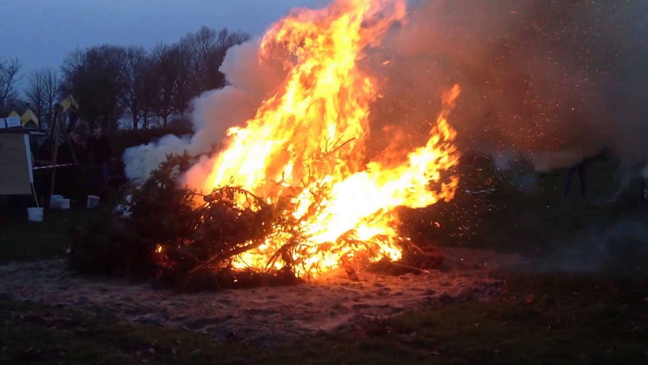 vreugdevuur scouting oisterwijk 2014 - YouTube