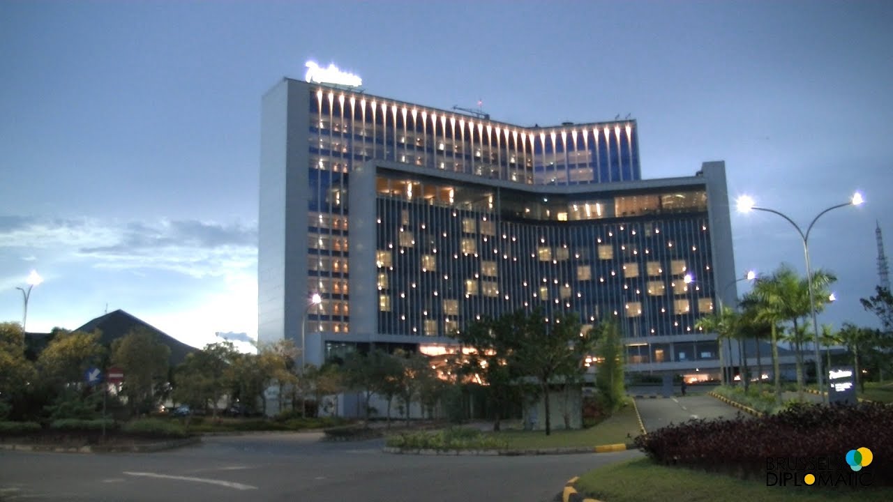 Radisson Golf and Convention Center – Batam – Indonesia - YouTube