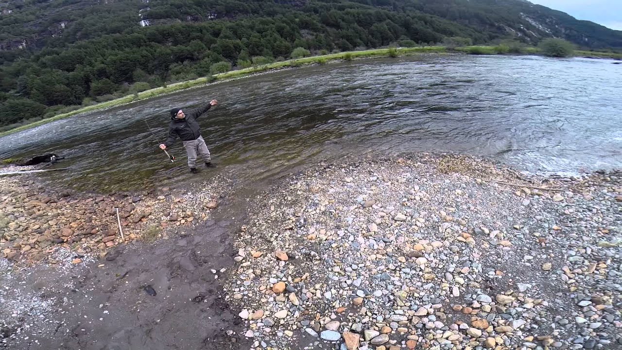Fly Fishing Río Simpson "Fly Fishing Pincheira Brothers" - YouTube