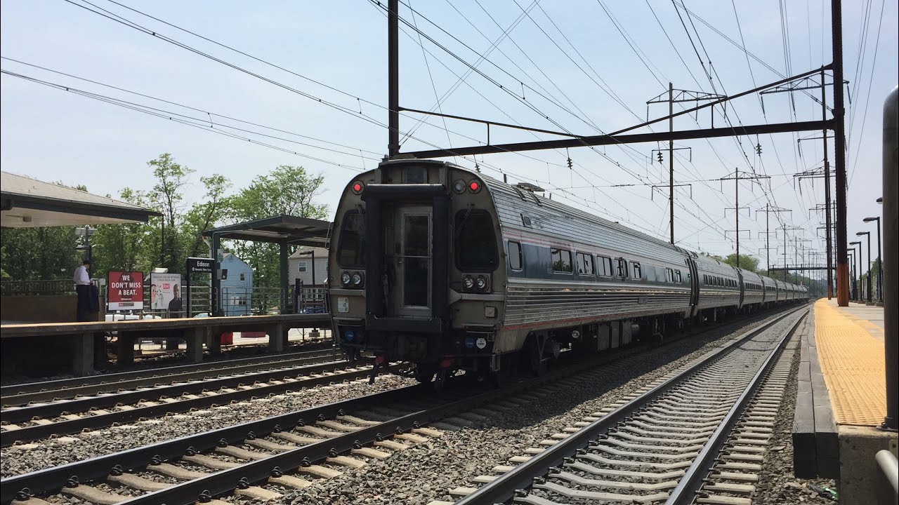Amtrak HD 60fps: Northeast Regional Train 171 Blows Through Edison w ...