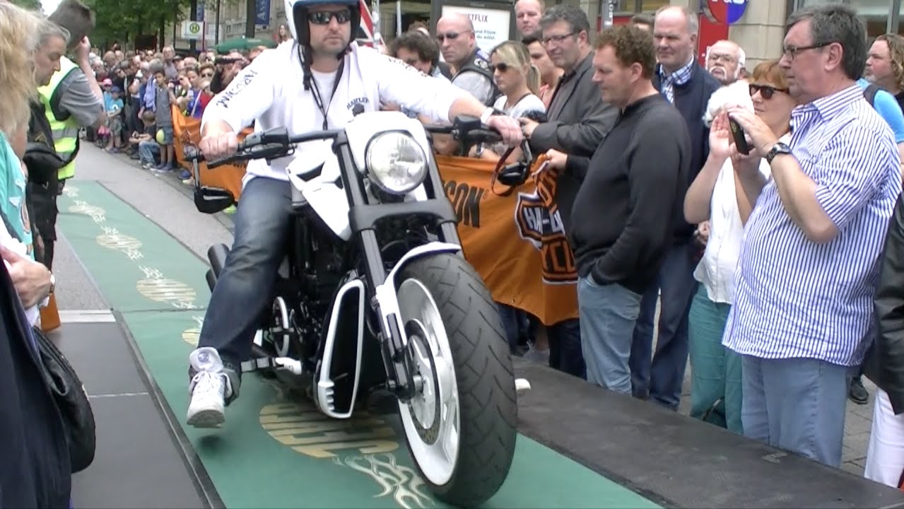 Harley Competition 2015: 3.Platz Cat. *V-Rod* -Harley Ride-In Bike Show ...
