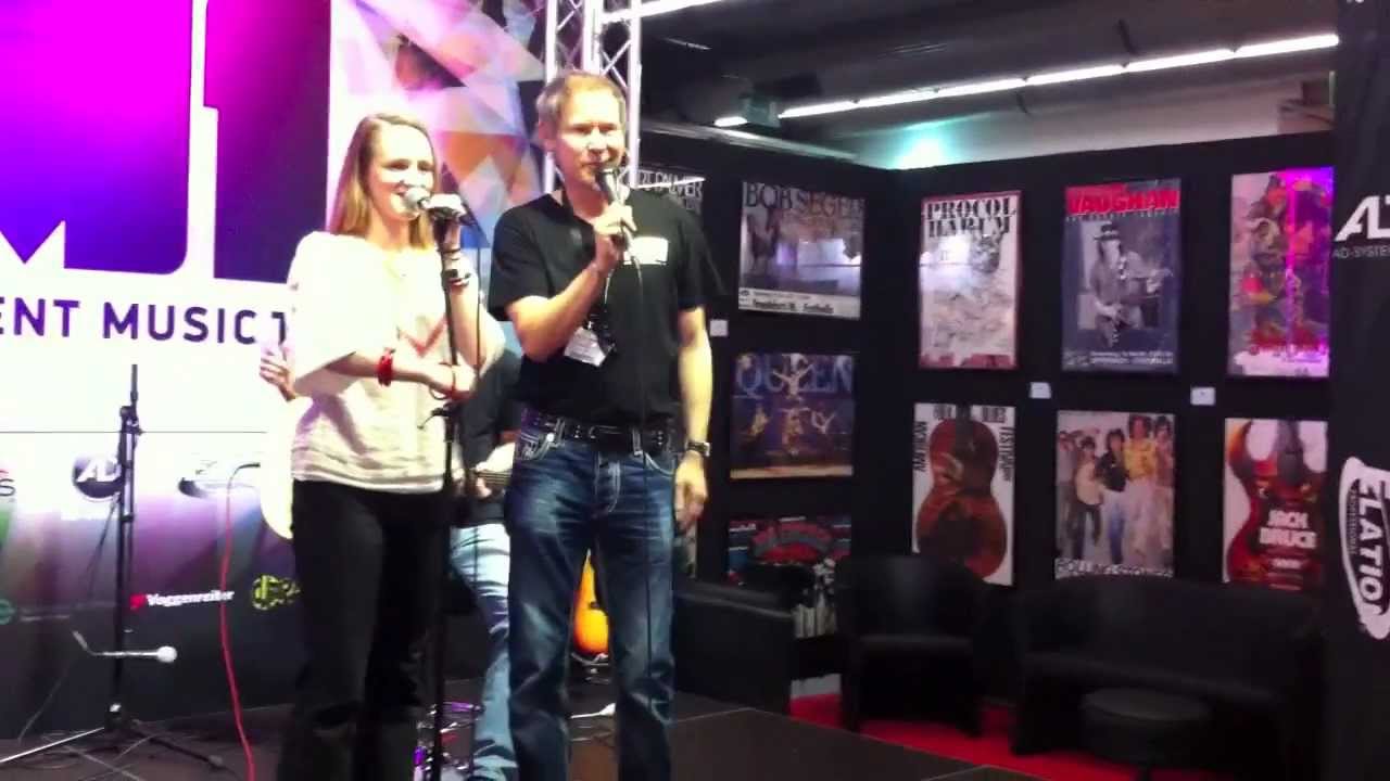 Julia Binder VLOG Frankfurt Musikmesse 2012 - YouTube