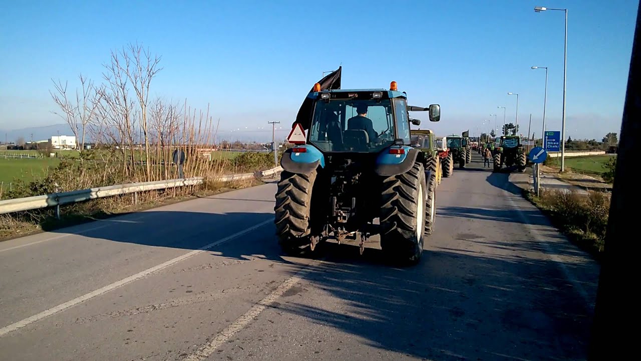 Συγκέντρωση των τρακτέρ στον κόμβο της Νίκαιας - YouTube