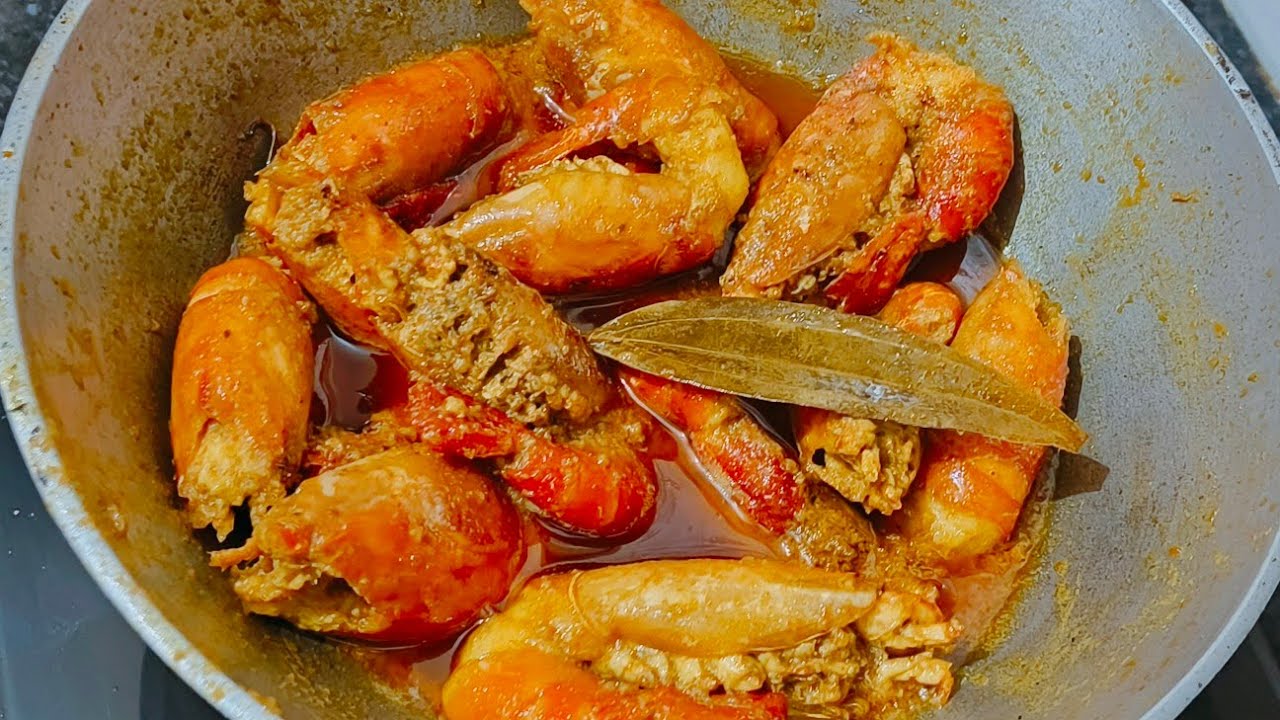 How to cook Chingri Macher Malaikari।।chingri macher malai curry recipe ...