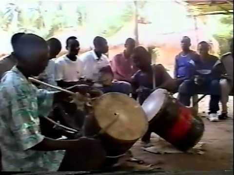 Brekete Drumming From Ghana - YouTube