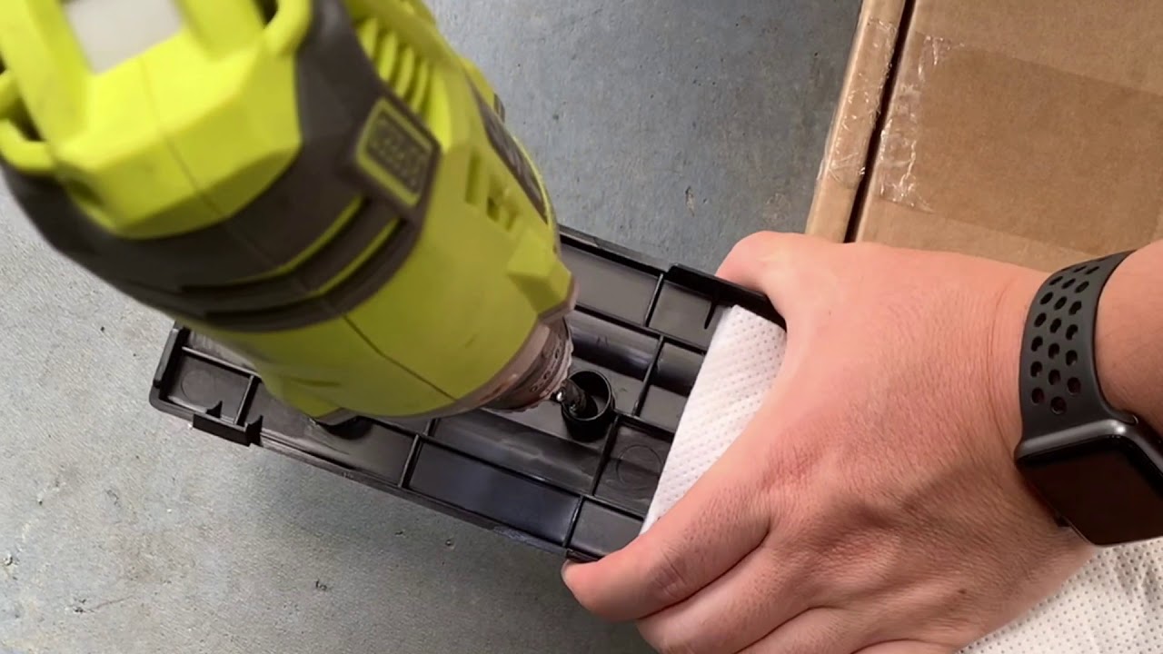 Front Runner Outfitters Drop Down Tailgate Table Install - 2019 Jeep ...