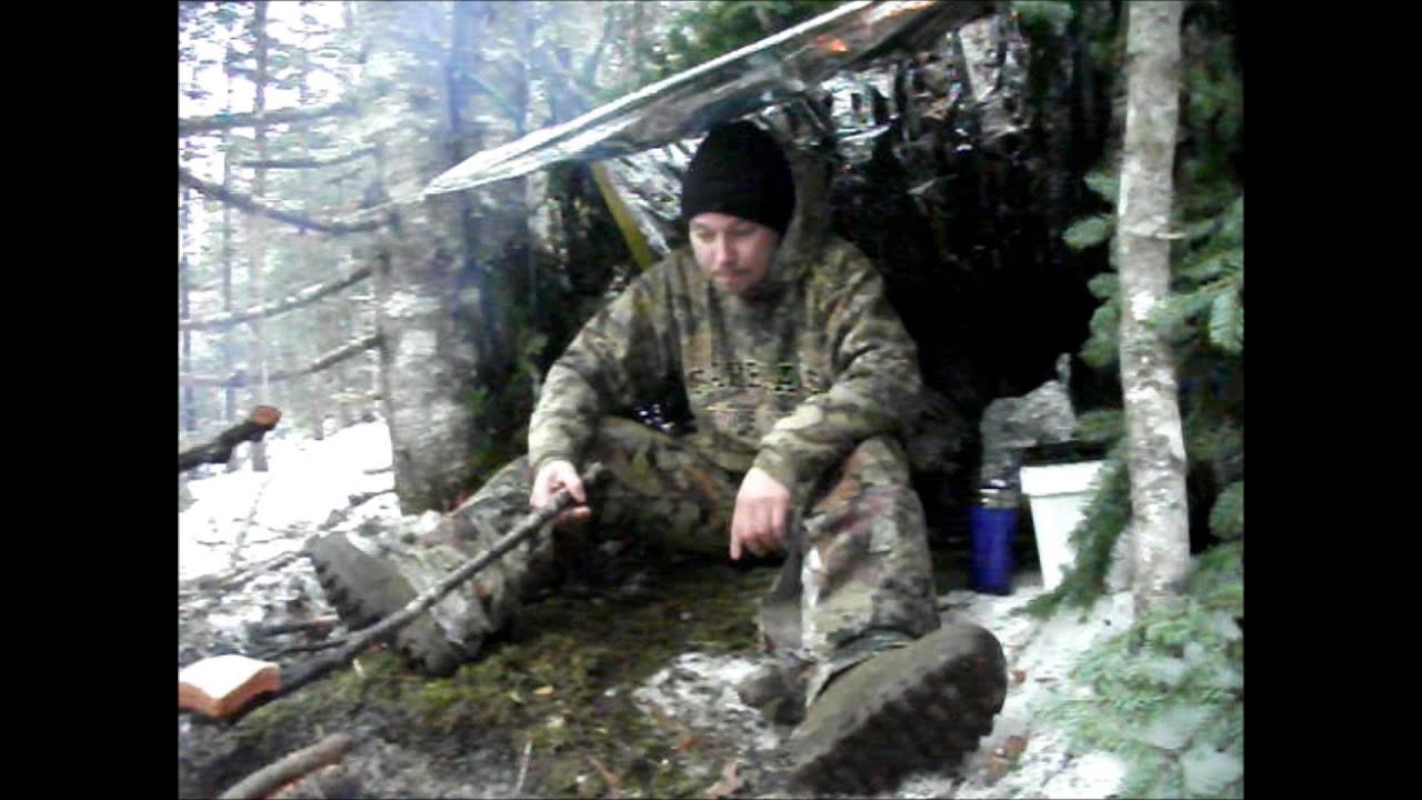 Solo Winter Bushcraft Overnight Part 2 (Lean-To) - YouTube