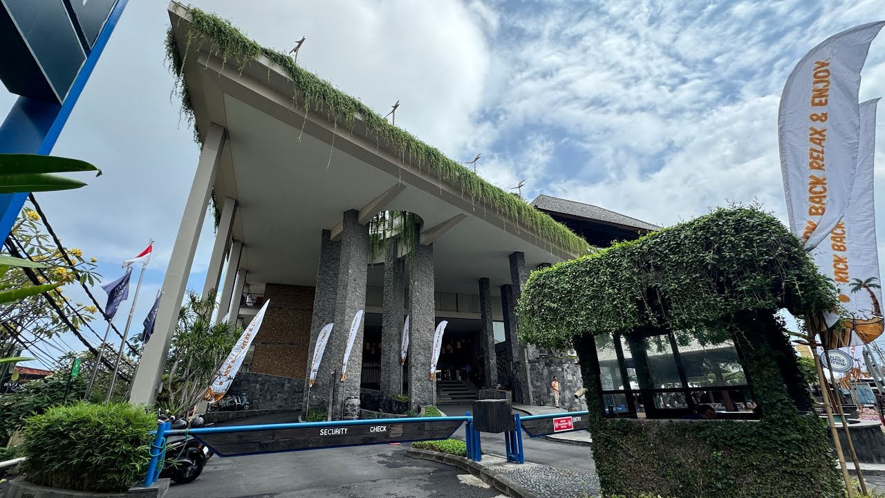 Sheraton Four Points Bali Kuta Beach Legian Hotel Tour 2024 - YouTube