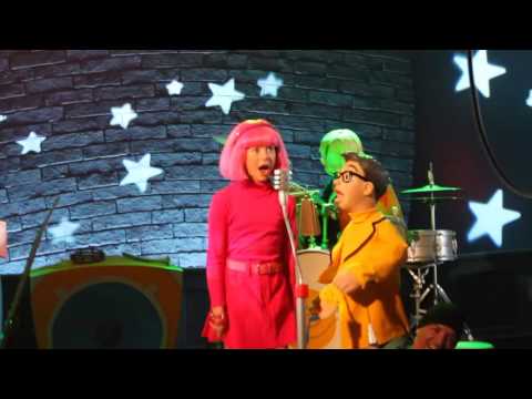 LazyTown with Chloe Lang behind the scenes