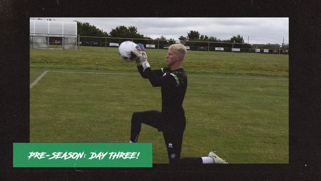 🧤 Goalkeepers Will Buse & Lewis Williams are put through their paces ...