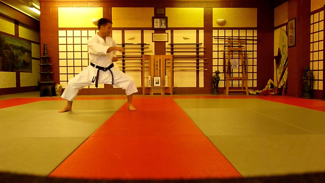 Tekki Shodan Shotokan Karate Kata - YouTube