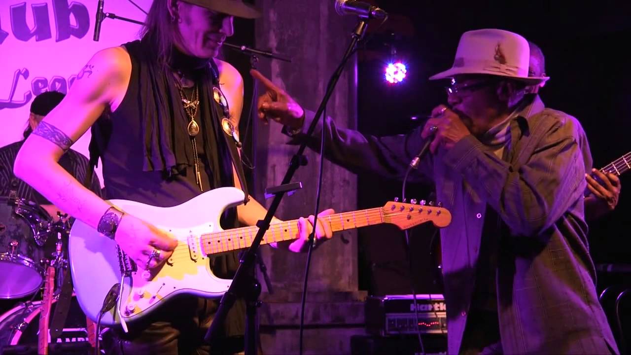 CARL WYATT, ARCHIE LEE HOOKER & THE HEALERS - TAPPIN' TO THE BLUES ...