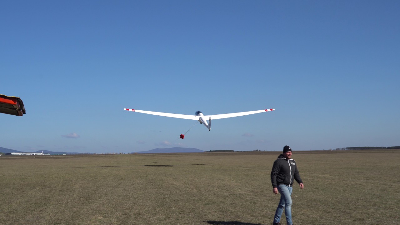 Segelflugzeug ASK 21 Windenstart FRA - YouTube