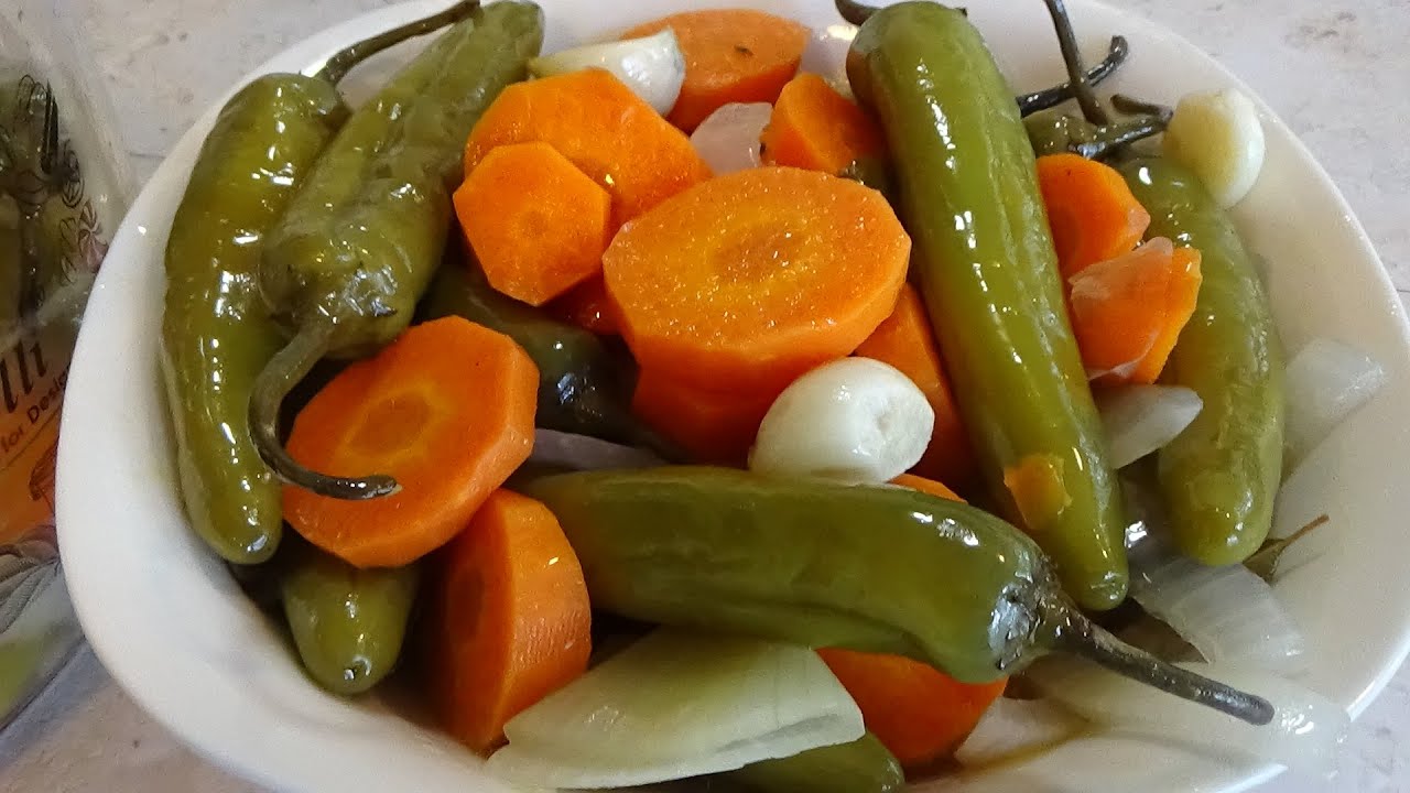 Chiles serranos curtidos en Vinagre para toda ocacion - YouTube