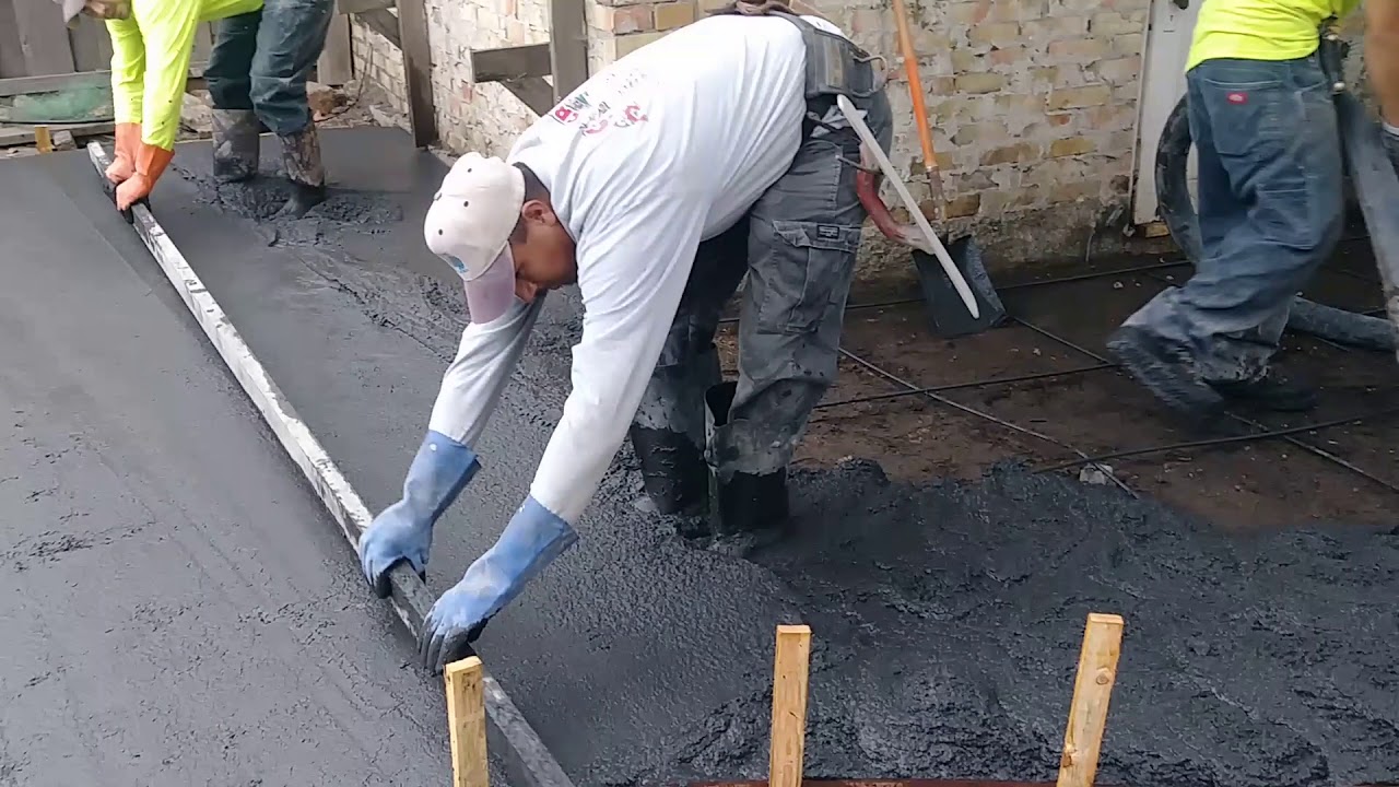 Veterans concrete,...bull float / F resno / screed @ slab - YouTube