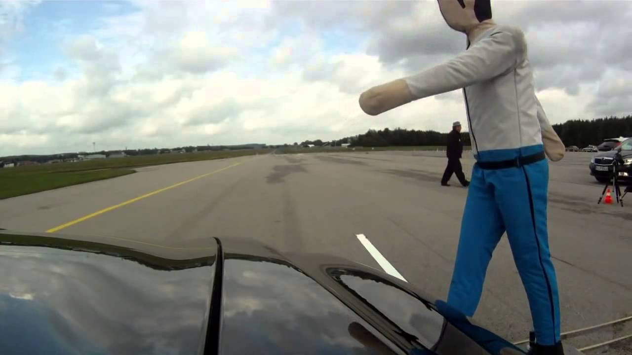 ADAC AEB Test - YouTube