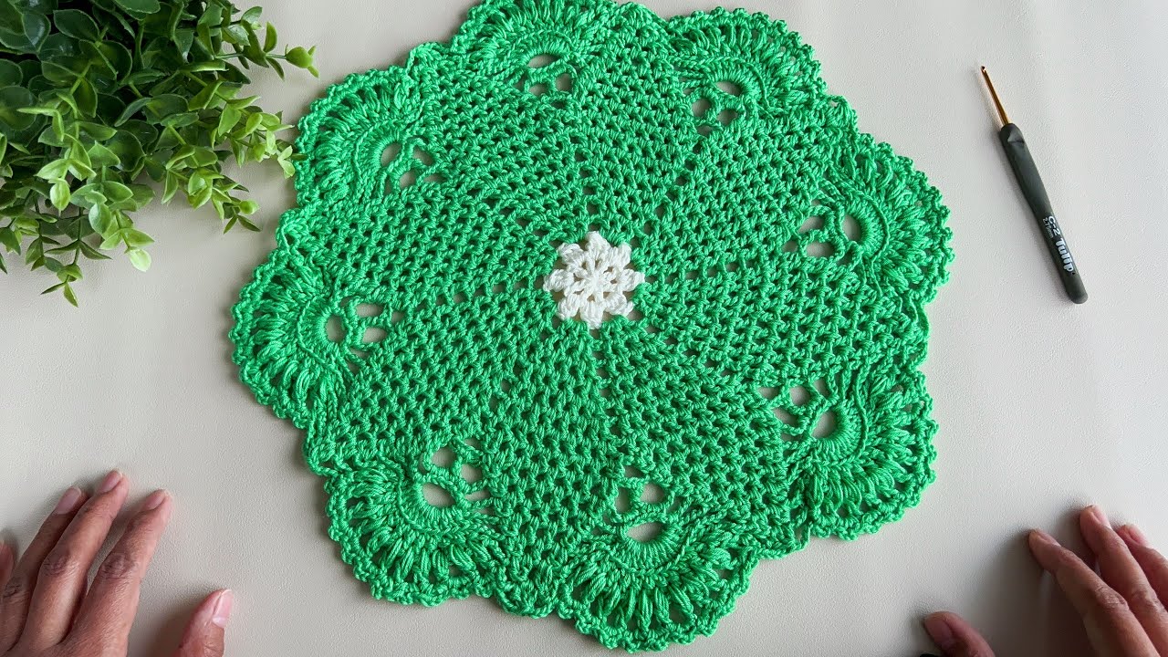 Super easy crochet doily tutorial , very easy for beginners - YouTube