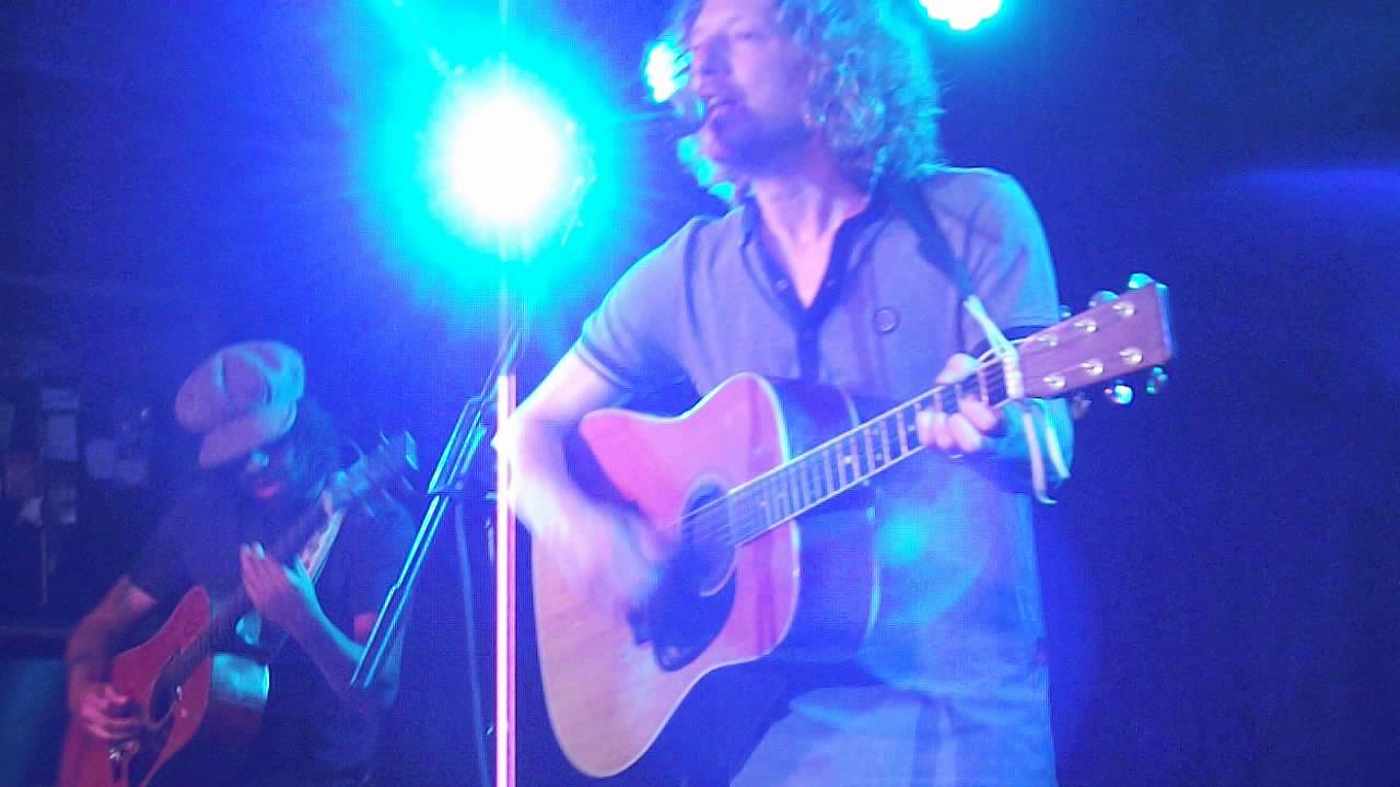 John Power (Cast / The La's) - Finetime (Live in Manchester) - YouTube