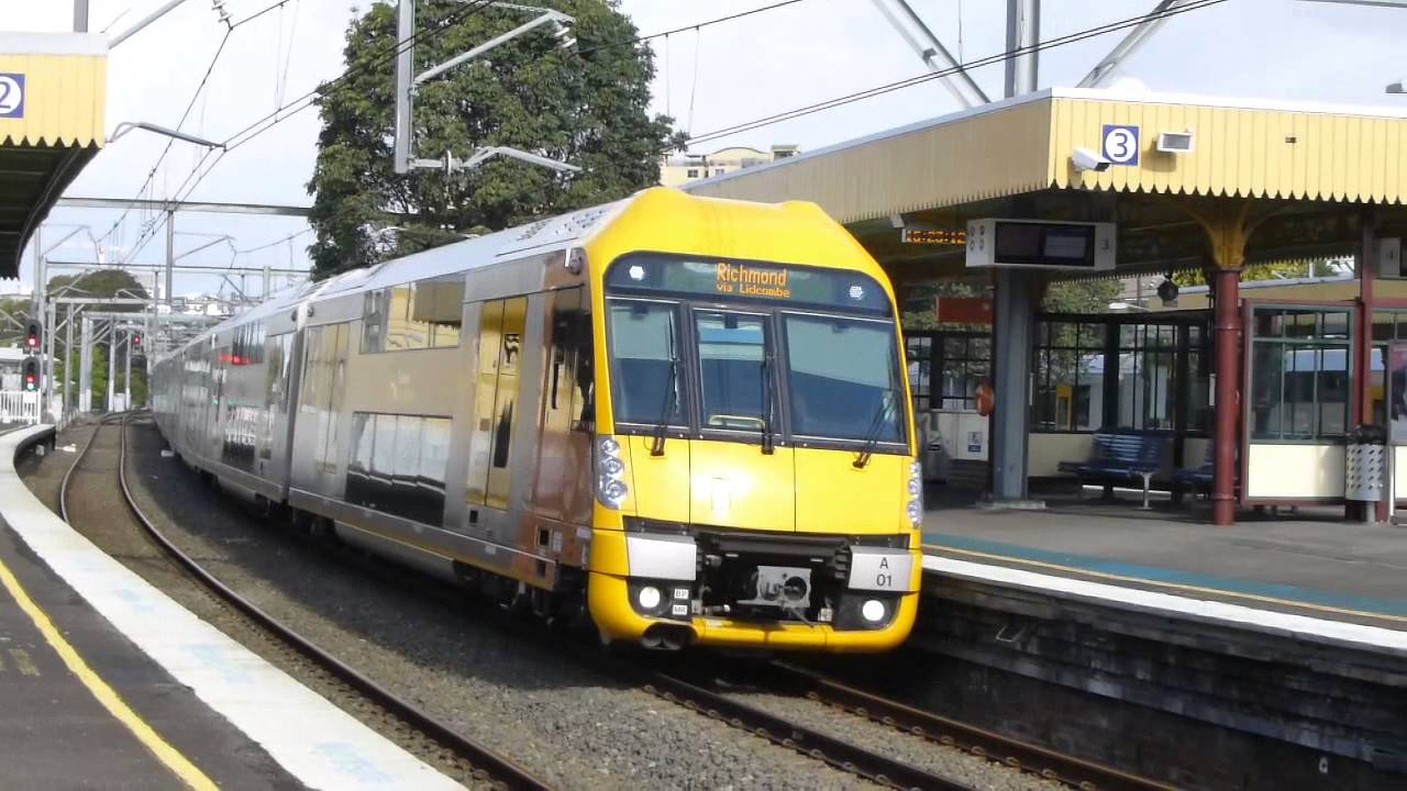 Australia: NSW TrainLink & Sydney Trains at Homebush - YouTube