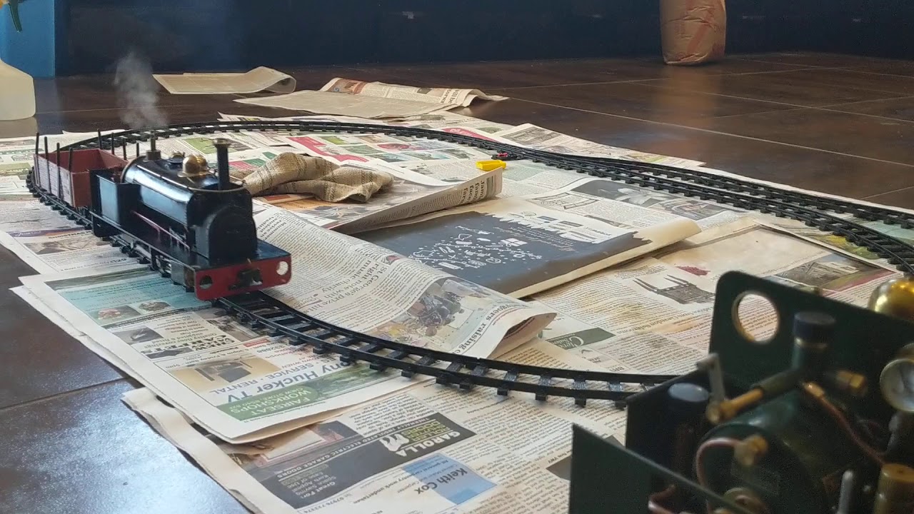 16mm ELR Hunslet Running on Faller PlayTrain Track - YouTube