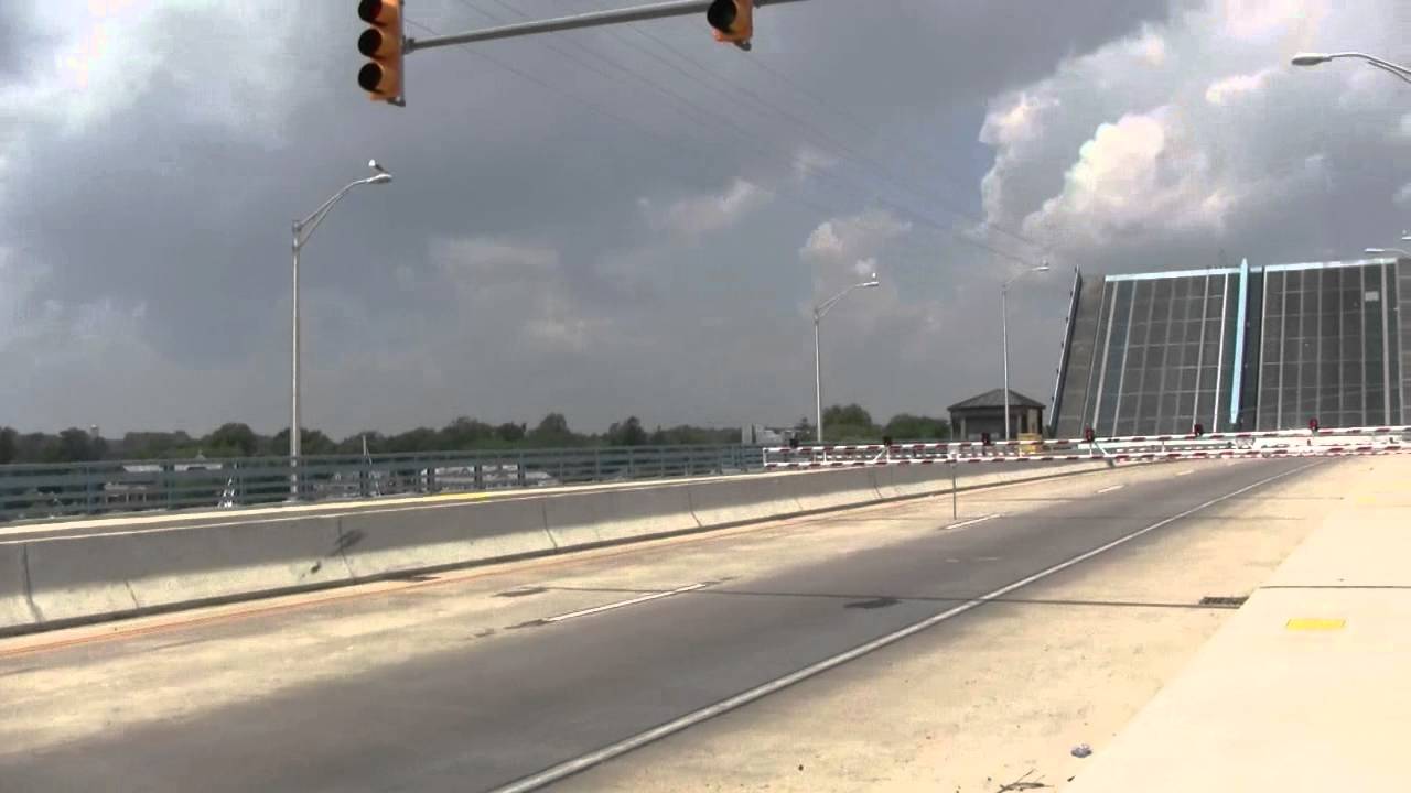 Route 35 Drawbridge Opening - YouTube