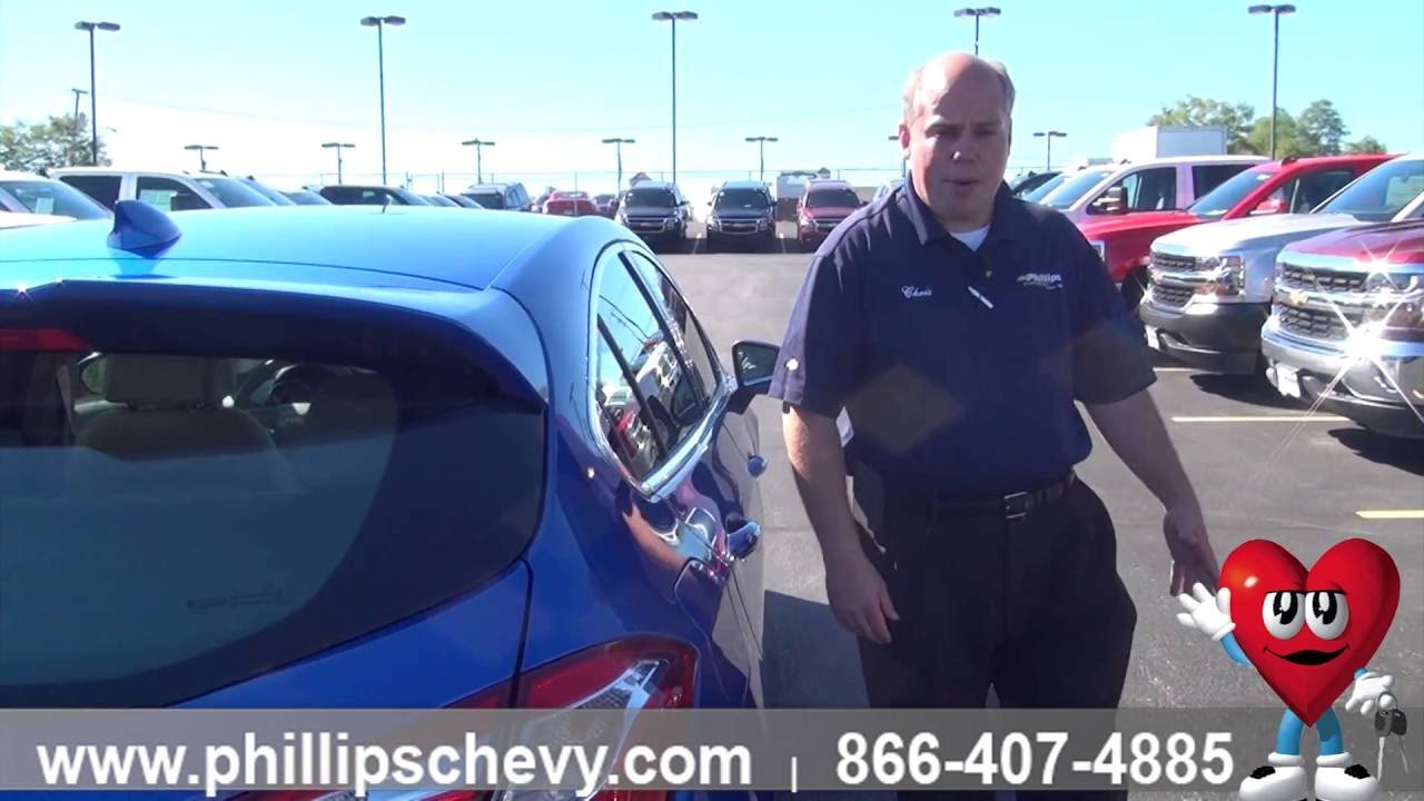 Phillips Chevrolet - 2017 Chevy Cruze Hatchback - Exterior - Chicago ...