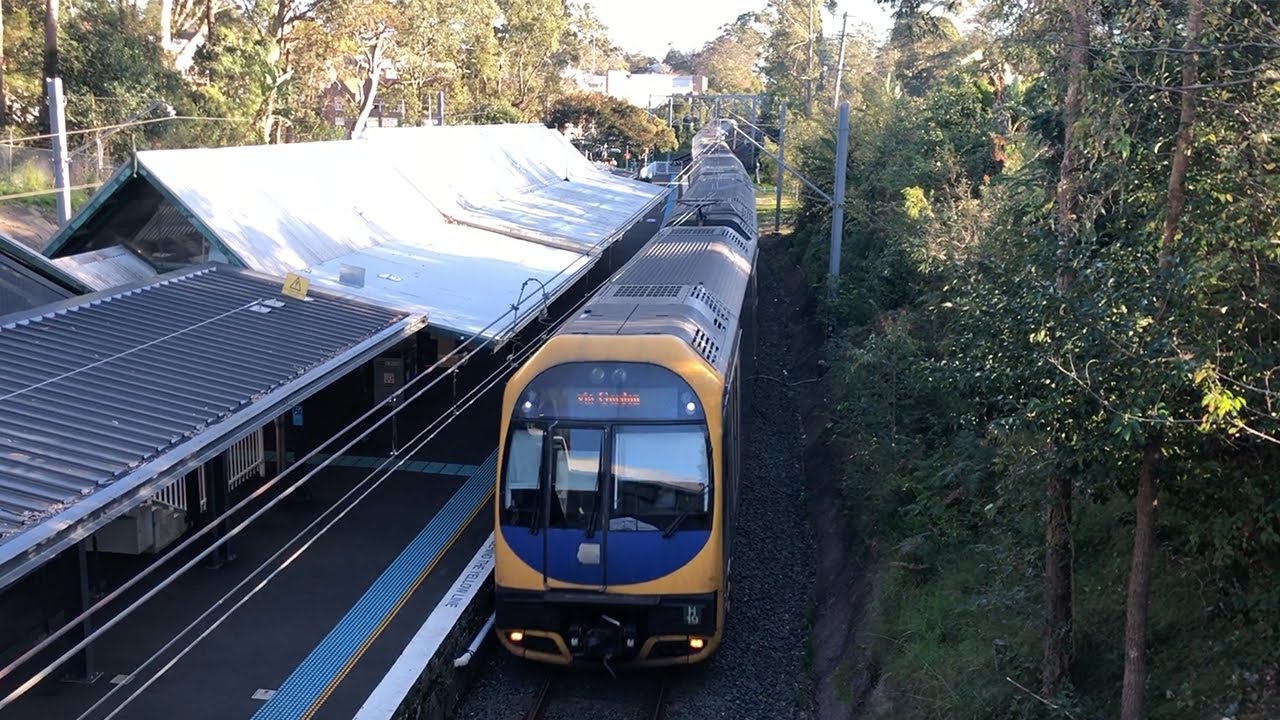 OSCAR H10 passes Warrawee Station - T1 Sydney Trains Videos - YouTube