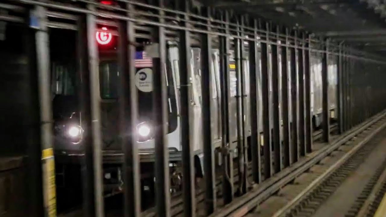 R160 (C) Train at 34th Street - Penn Station - YouTube