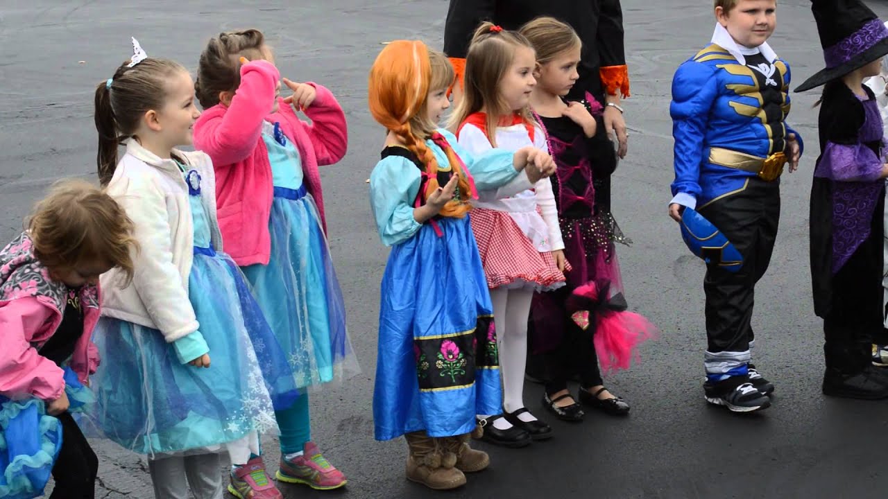 Preschool Halloween Parade - YouTube