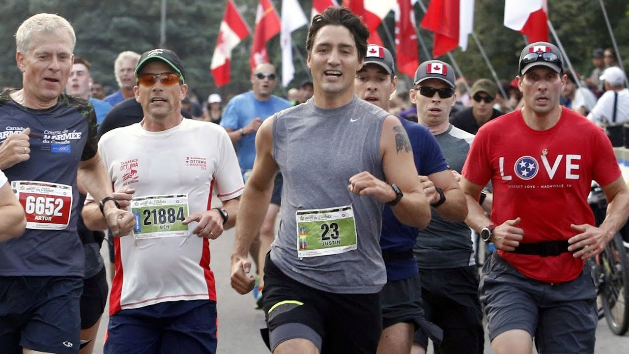 Trudeau joins thousands at Ottawa's Canada Army Run - YouTube