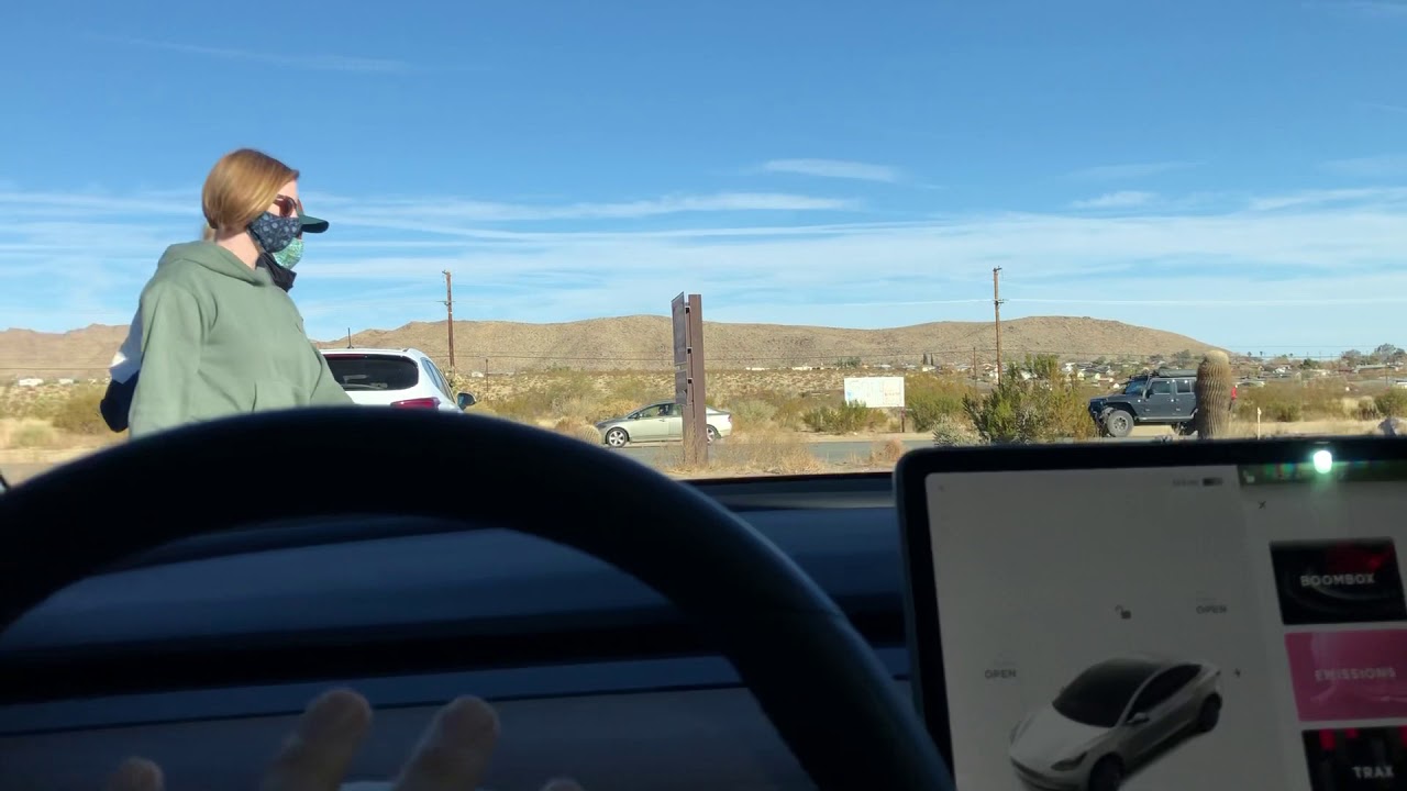 Tesla boombox fart horn - YouTube