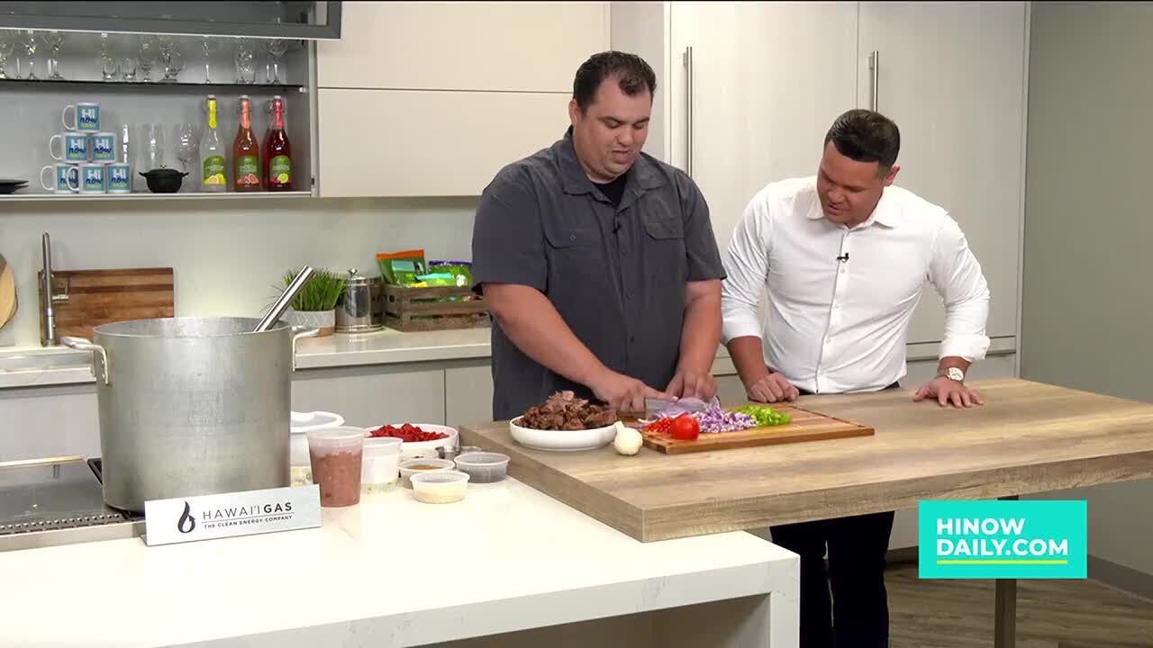 TEX 808 BBQ + Brews cooks up a Slow Simmer Texas Chili (Part 2) - YouTube