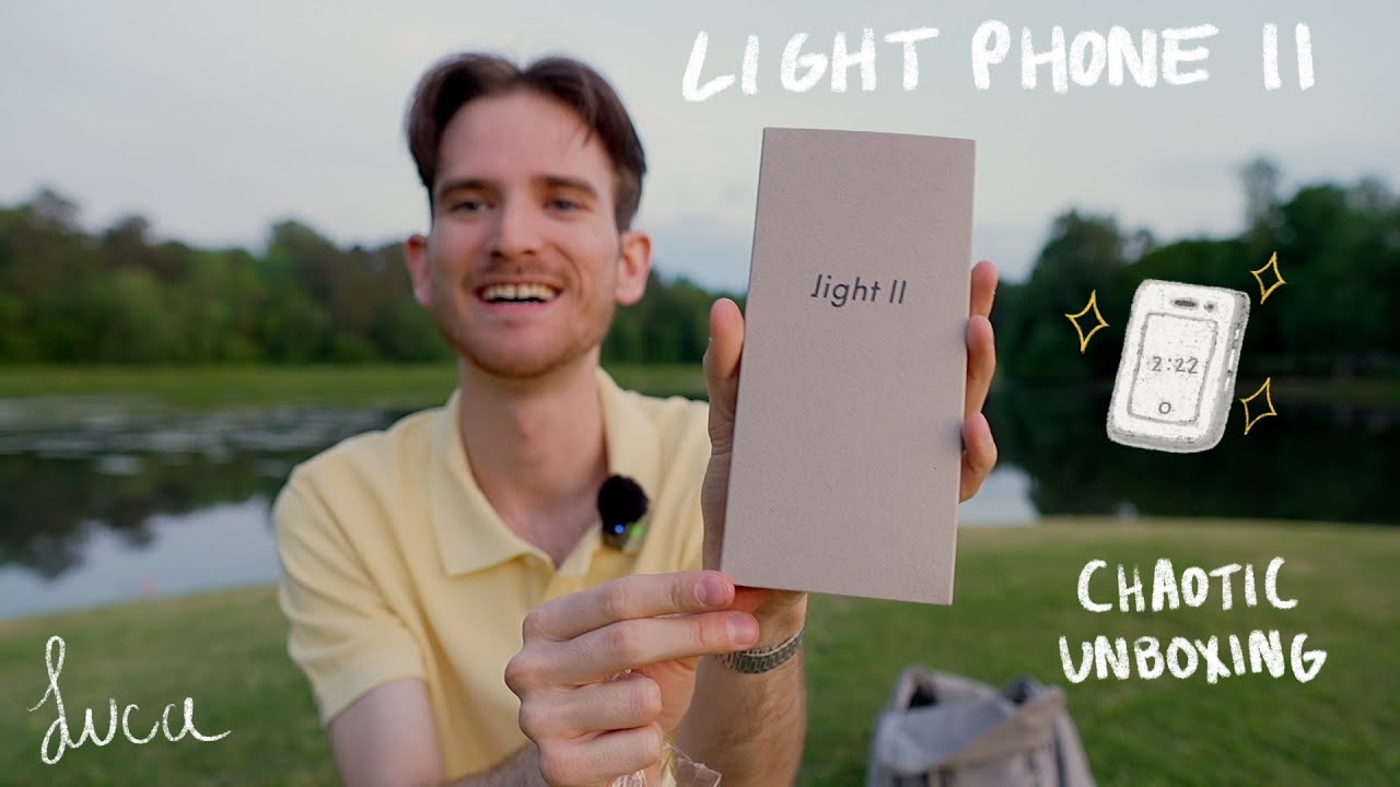 Unboxing the Light Phone 2 at Dusk (Chaotic) - YouTube