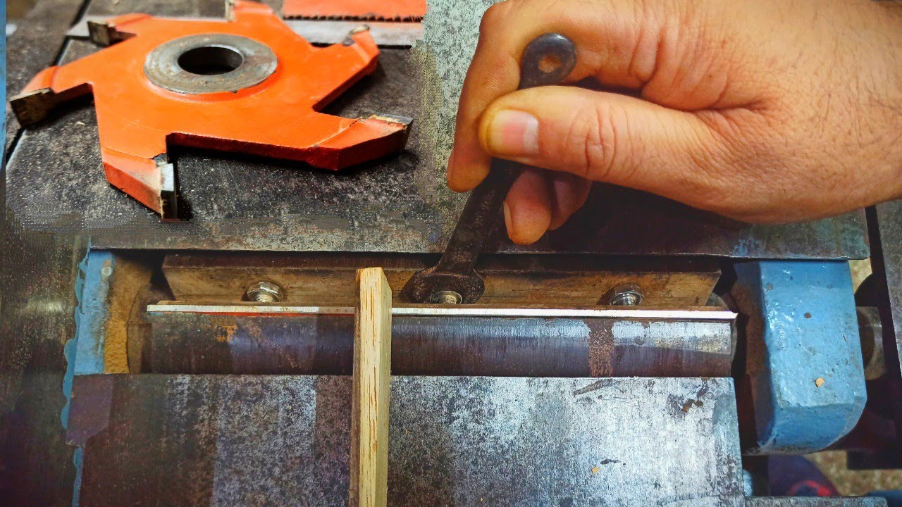 देखिए Woodworking Machine का blade कैसे Fix करते है ? - YouTube