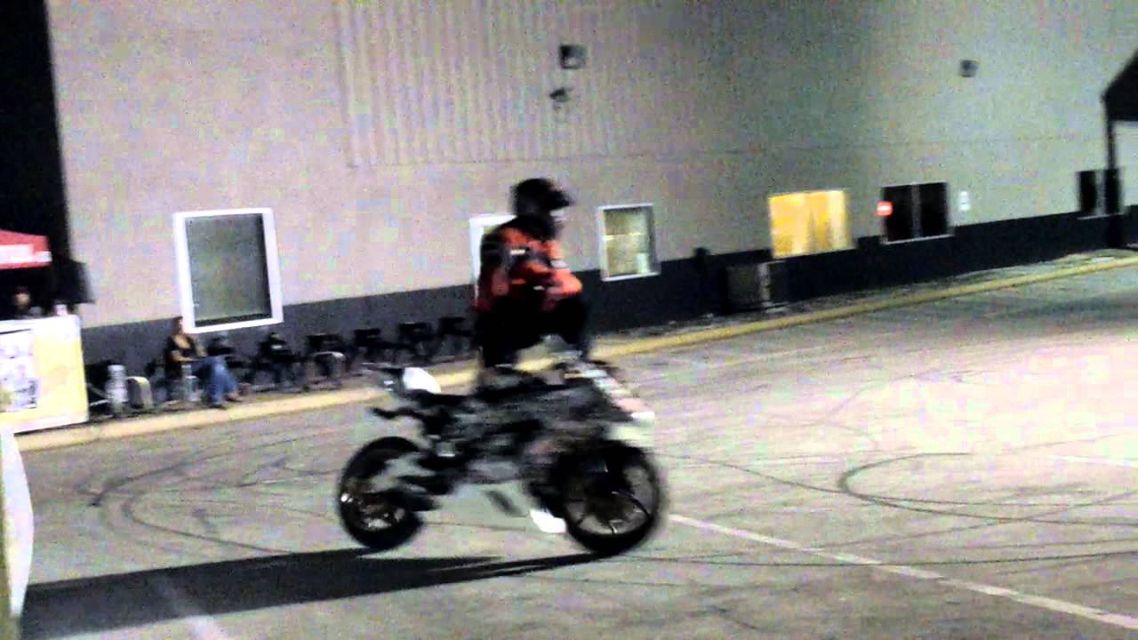 Bike Dancing - YouTube