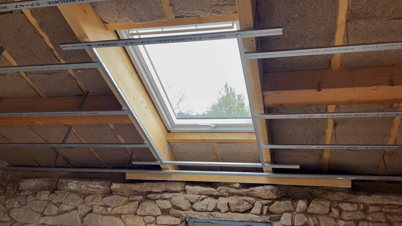 #51 : Comment faire un cadre de velux ? - YouTube